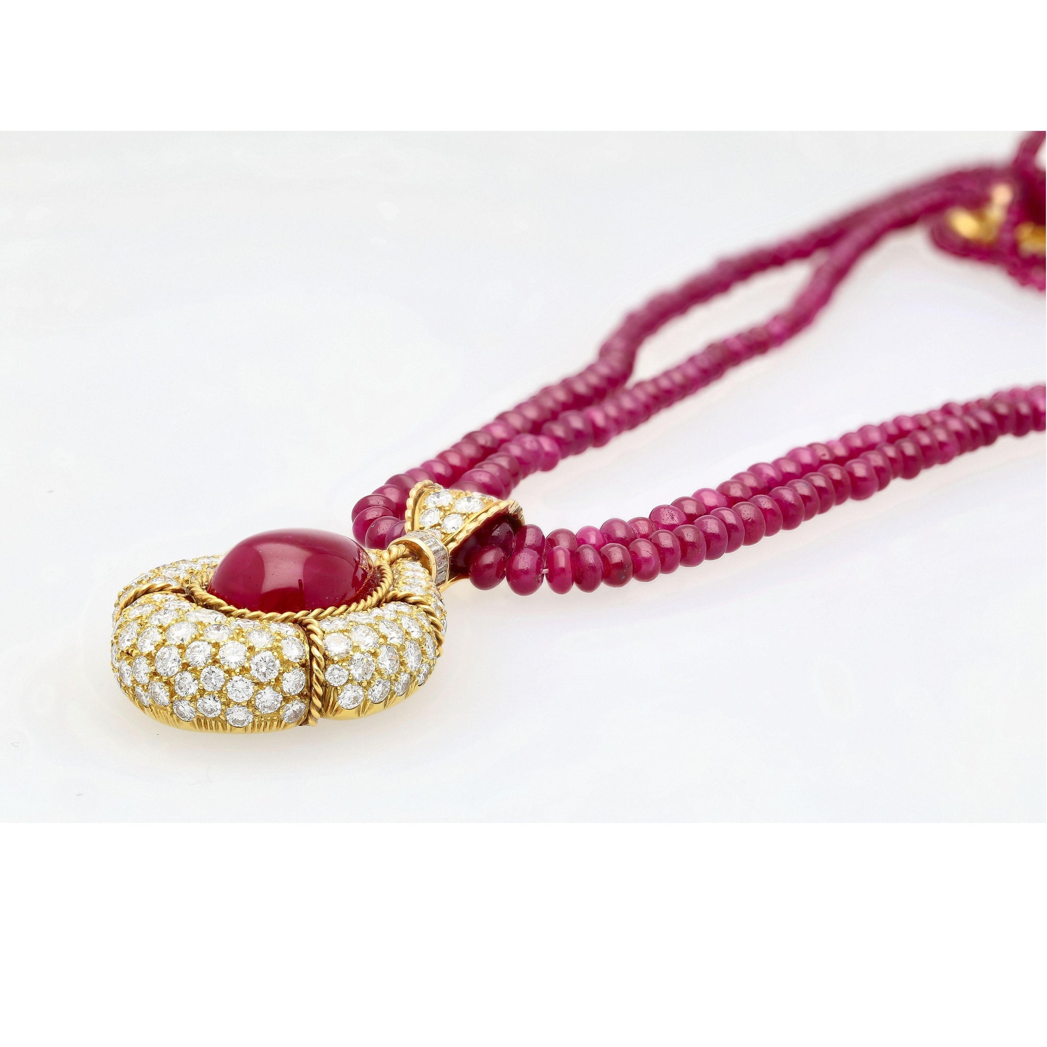 22.41 Carat Cabochon Cut Ruby Pendant In Tiffany Co. Signed Bead Necklace